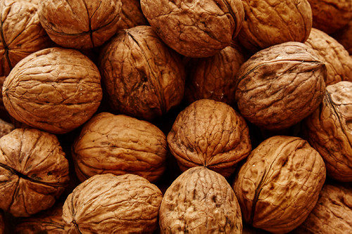 Walnuts - Know about its description, fact and its benefits
